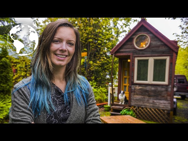 Woman Lives In A Tiny House So She Can Travel The World