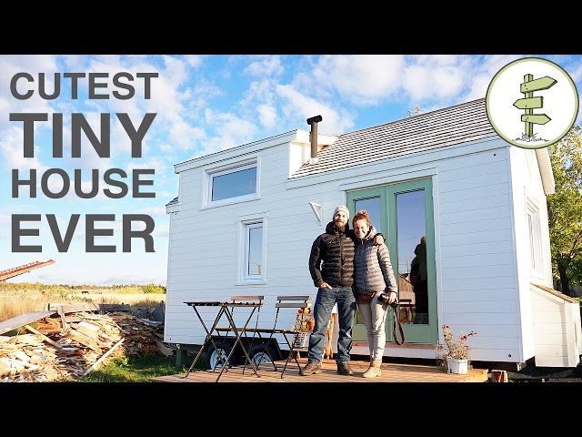 Tiny House With Incredible Interior Design Built In 40 Days!
